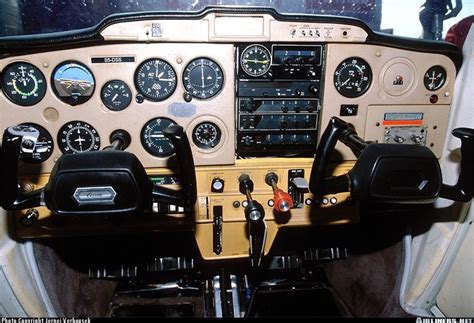 Cessna 152 Cockpit