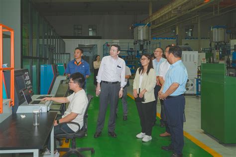 校长吴智深带队赴郑州磨料磨具磨削研究所有限公司走访交流 河南工业大学教育发展基金会