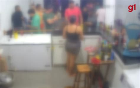 Câmera De Segurança Flagra Homem Sendo Morto A Tiros Em Bar G1