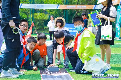 打造拔尖创新人才早期培养的“黄金通道”，这8家单位发布嘉定区中小学科创教育研学线路青少年科技节