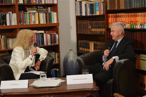 Már Elérhető László Ágnes és Szalay Berzeviczy Attila Beszélgetésének Felvétele Magyar Újságírók