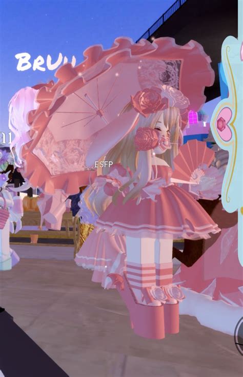 Pin By Swati Patil On Aesthetic Roblox Royale High Outfits🥰 High
