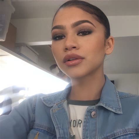 Zendaya S Sexiest Instagram Pictures Popsugar Celebri