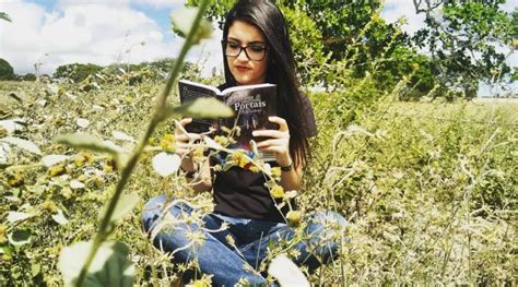 Jadna Alana Paraibana Escritora De Literatura Fantástica Lança Livro