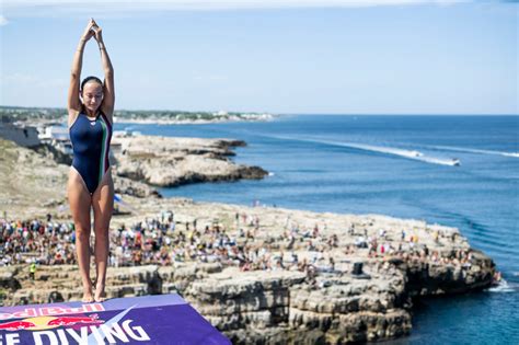Tuffi La Red Bull Cliff Diving Torna A Polignano A Mare Notizie