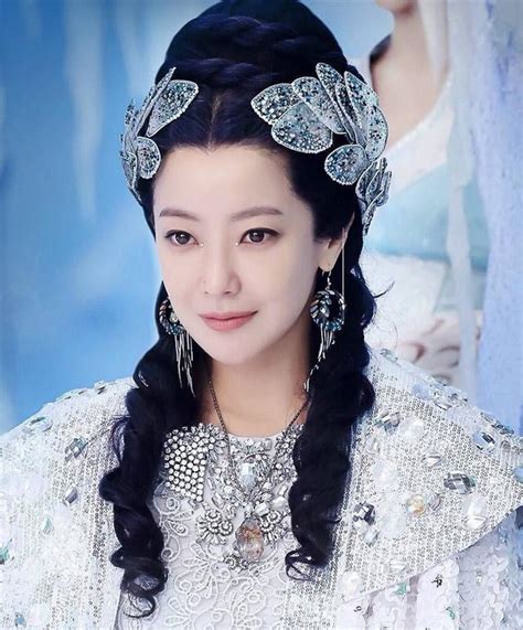 42歲「韓國第一美女」金喜善罕見曬照，身材保持似少女，顏值依舊 每日頭條