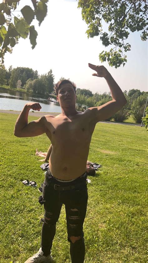 My Zyzz Pose Good Or Bad 😀 And Rate My Physics Rzyzz