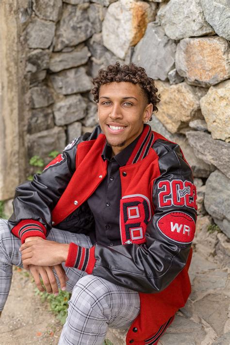 Props To Bring To Your Senior Session Senior Portrait Tips