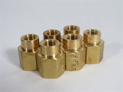 Parker 208p 2 4 Brass Reducer Coupling 14 X 18 Female Npt Lot Of 6