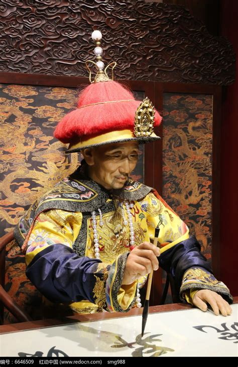 康熙执笔蜡像高清图片下载红动中国