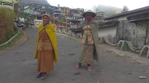 Enjoy Lebaran Holiday In Nepal Van Java Magelang