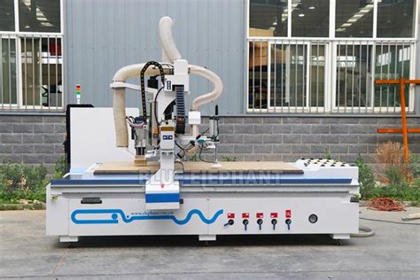1325 ATC CNC Router With Automatic Feeding Device For Sale Blue
