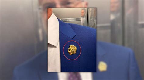 Unpacking Rumor Trump Officials Have Been Told To Wear Gold Lapel Pin