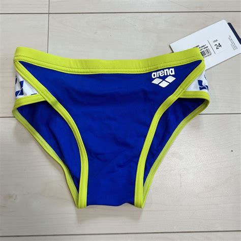 アリーナ 競パン 新品未使用 日本未発売 Sサイズ 4 練習用水着 By メルカリ