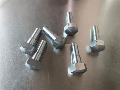 Hexagonal Stainless Steel Hex Bolt Size 3 Inch Length At ₹ 25piece
