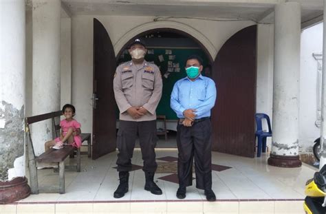 Pengamanan Gereja Ibadah Oleh Personil Polsek Lima Puluh Polres