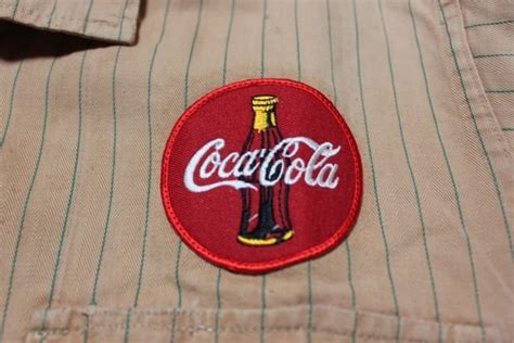 Yahooオークション Coca Cola コカ・コーラ 当時物 ストライプボタ
