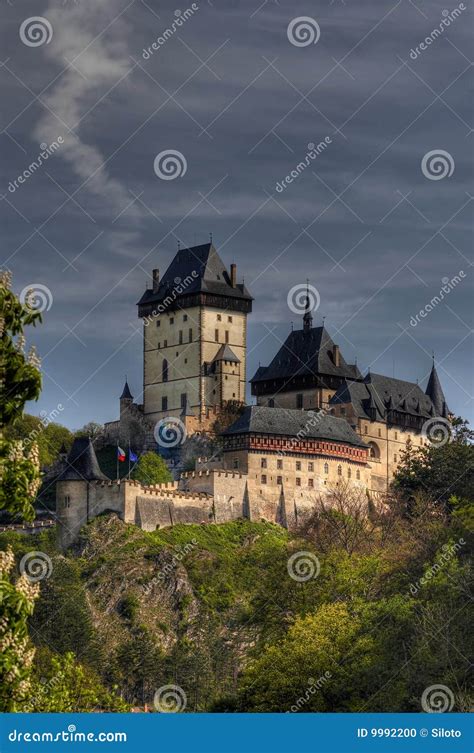 城堡哥特式karlstejn 库存照片 图片 包括有 视域 大量 旅行 沼泽 哥特式 枪眼设备 9992200