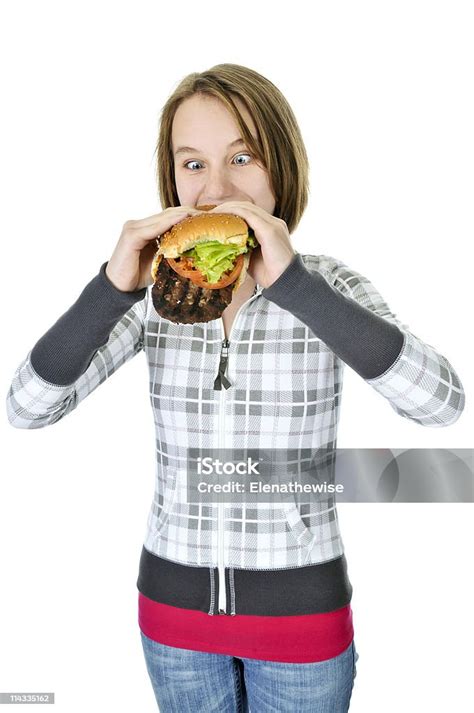 십대 여자아이 식사 커요 함부르거 건강에 좋지 않은 음식에 대한 스톡 사진 및 기타 이미지 건강에 좋지 않은 음식 고기