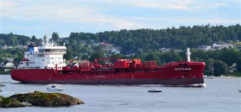Nærmer seg skip med LNG motor Tu no
