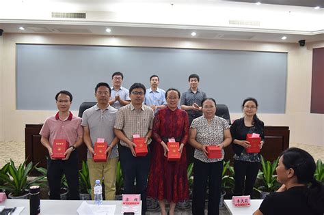 高校教师党支部书记“双带头人”培训示范班结业式共产党员网