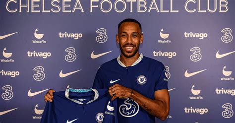 He Owes Us Nothing I Hope He Flops Arsenal Fans In Disbelief As