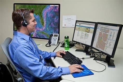 esri on linkedin we want to know how you keep current on the latest