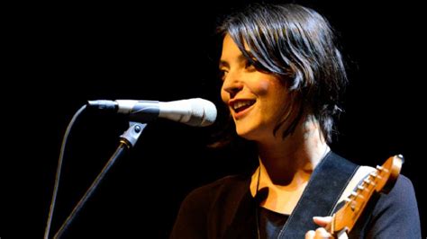 Cantar Es Realmente Terapéutico Sharon Van Etten Fue Parte De