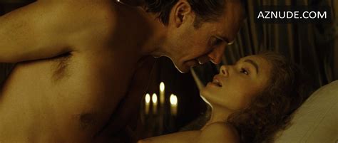 Keira Knightley Sexy Photos From The Duchess Aznude