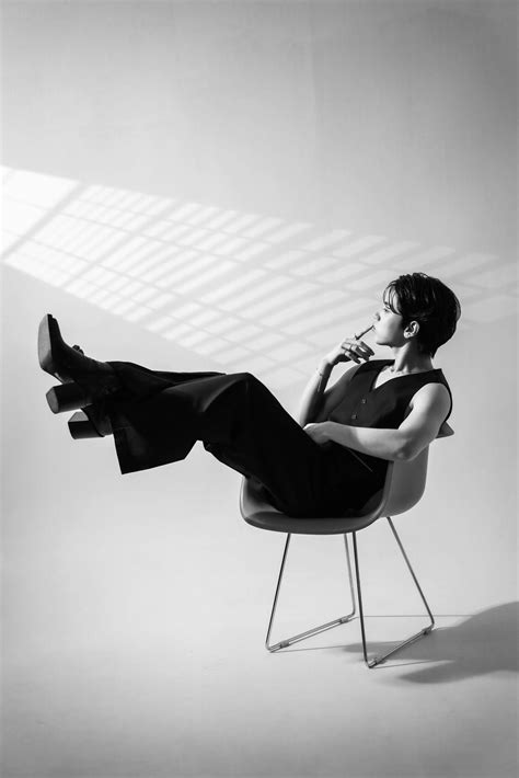 အားလုံးစောင့်မျှော်နေတဲ့ ကိုယ်လာရင်ကြိုမှာလား သီချင်းလေး တင်ပေးလိုက်ပါပြီခင်ဗျာ ငယ်စဉ