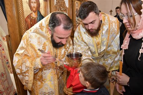 Liturghie arhierească la Biserica Sfântul Vasile cel Mare din Reșița