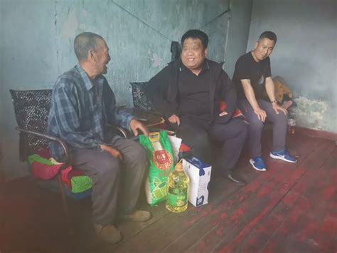 宏伟镇开展“迎七一 ·送温暖”走访慰问活动澎湃号·政务澎湃新闻 The Paper