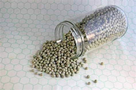 다이어트중 영양보충 바삭 매콤한 커리 와사비 완두콩 스낵