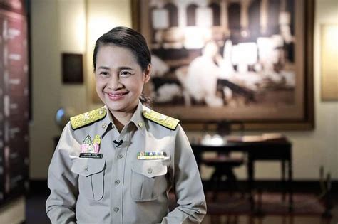 เปิดเซฟ ครูโอ๊ะ กนกวรรณ วิลาวัลย์ อดีต รมช ศึกษาธิการ รวย 1 2 พันล้าน