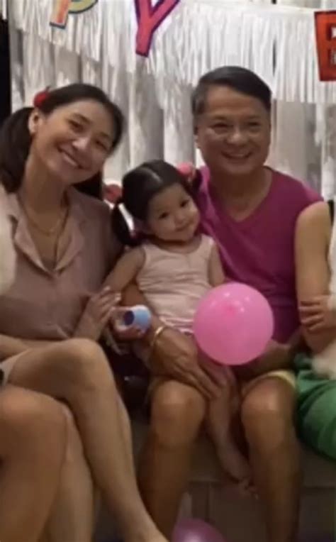 J On Twitter Pinagbigyan Sila Ni Q Ng Smile And She Said Okay