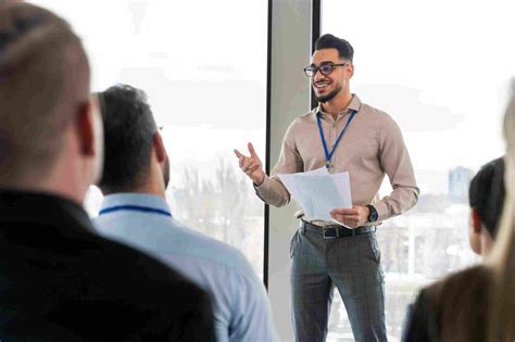 Diferencias Entre Jefe Y Líder En El ámbito Laboral Cobee