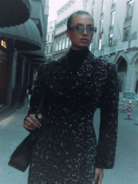 Пальто миди с леопардовым принтом Lichi Online Fashion Store