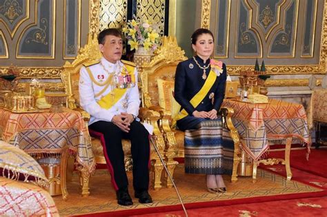 ในหลวง และพระราชินี สวท อุตรดิตถ์ กรมประชาสัมพันธ์