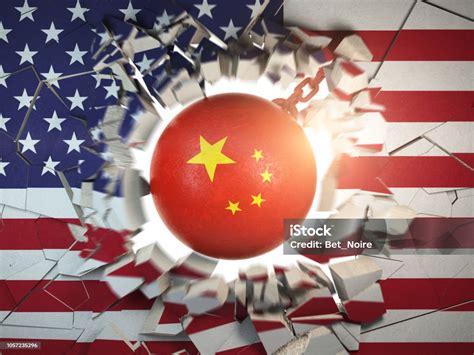중국과 미국 관세 전쟁 및 무역 문제 개념 중국 국기의 색상에 철거 공 Usaflag의 색상에는 벽을 휴식 중국에 대한 스톡 사진 및 기타 이미지 Istock