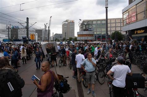 Scuffles In Berlin As Covid Skeptics Defy Protest Ban The Manila Times