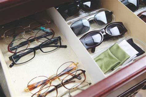 안경 렌즈에 땀 묻었다면 세제 푼 물에 렌즈 관리법 당신의 건강가이드 헬스조선