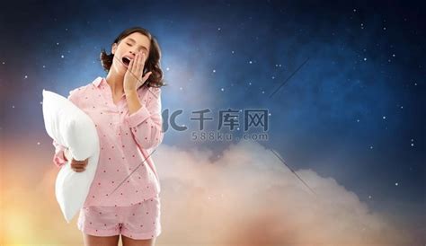打哈欠，晚上，累了，睡觉高清摄影大图 千库网
