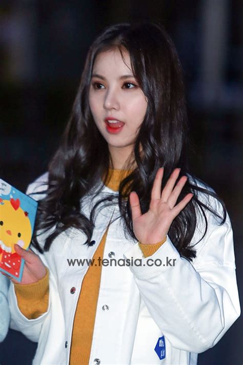 Tenphoto 여자친구 은하 돋보이는 인형 비주얼 뮤직뱅크 출근길 텐아시아