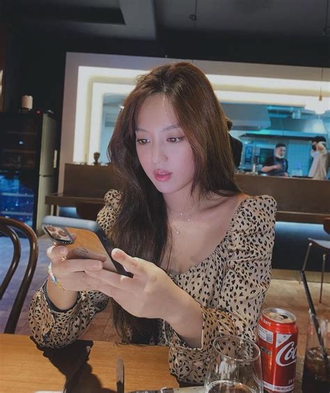 김희정 글래머 달이뜨는강 타라진 꼭지 원빈 조카 인스타 써브라임 92년생 아역배우 노출 화보 보정 몸매 A Love Letter To U 😈 네이버 블로그