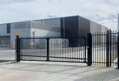 Iron Automatic Industrial Swing Gates For Home 10 Feet At ₹ 60000