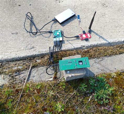 a wireless sensor node integrating an array of nanosensors for toxic