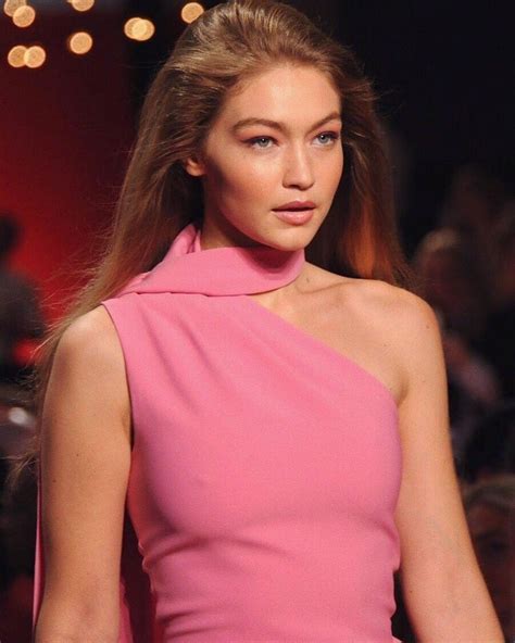 Pin By Modelsworld On Gigi Hadid Fashion Style Women