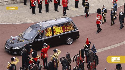 El Ataúd De La Reina Isabel Ii Entra En La Bóveda Real E El Mexicano