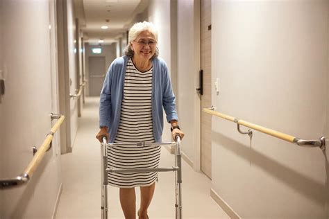 อย่าท้อเมื่อข้อเข่าเสื่อม กายภาพบำบัดชะลอและรักษาอาการเข่าเสื่อม คลินิกกายภาพบำบัดผู้สูงอายุ