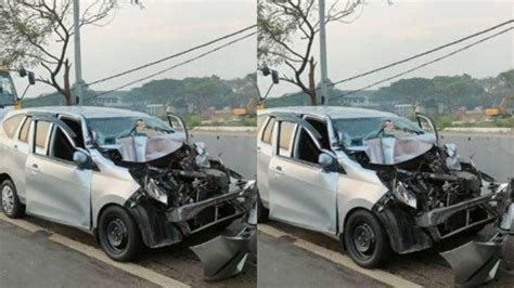 Kecelakaan Maut Hari Ini Seorang Penumpang Tewas Mobil Taksi Online Tabrak Belakang Truk